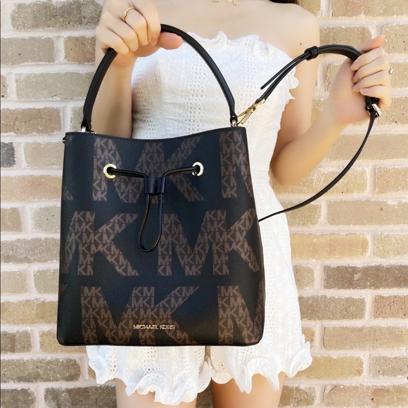 Michael Kors | Bags | Salenwt Michael Kors Bucket Bag Mk Logo | Poshmark